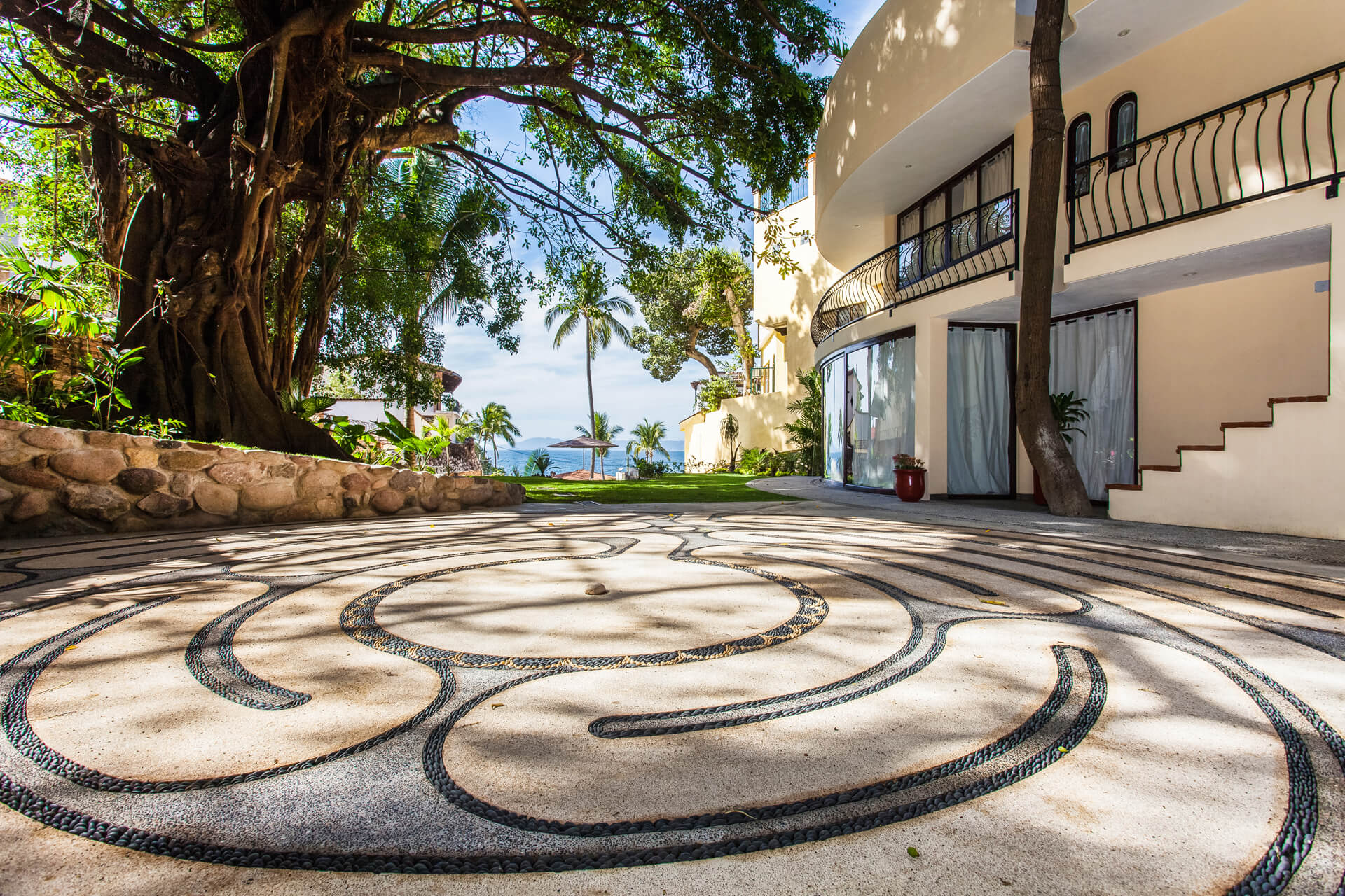002 Garden Labyrinth — Casa La Villita